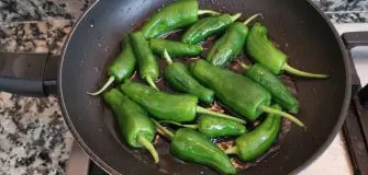 Spanish Padron Peppers Recipe (Pimientos de Padron)